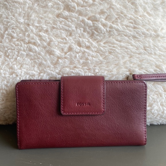Fossil | Bags | Fossil Maroon Wallet | Poshmark